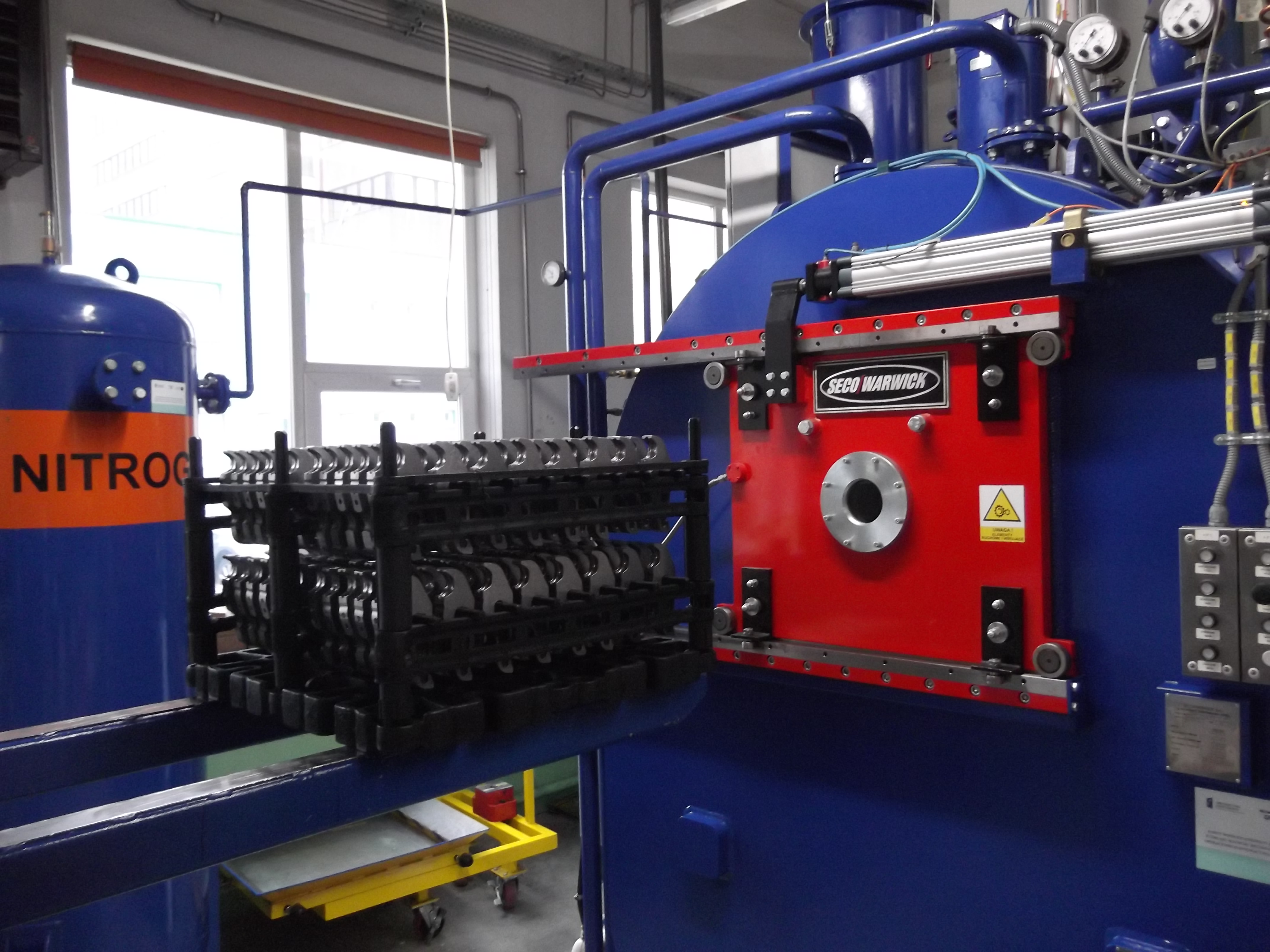 CaseMaster Evolution D6 two-chamber furnace for vacuum carburizing and ...